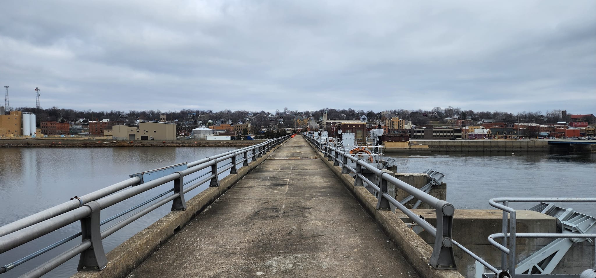 First Hike of 2024 – Pickwick Riverwalk Path – Wandering New Mexican